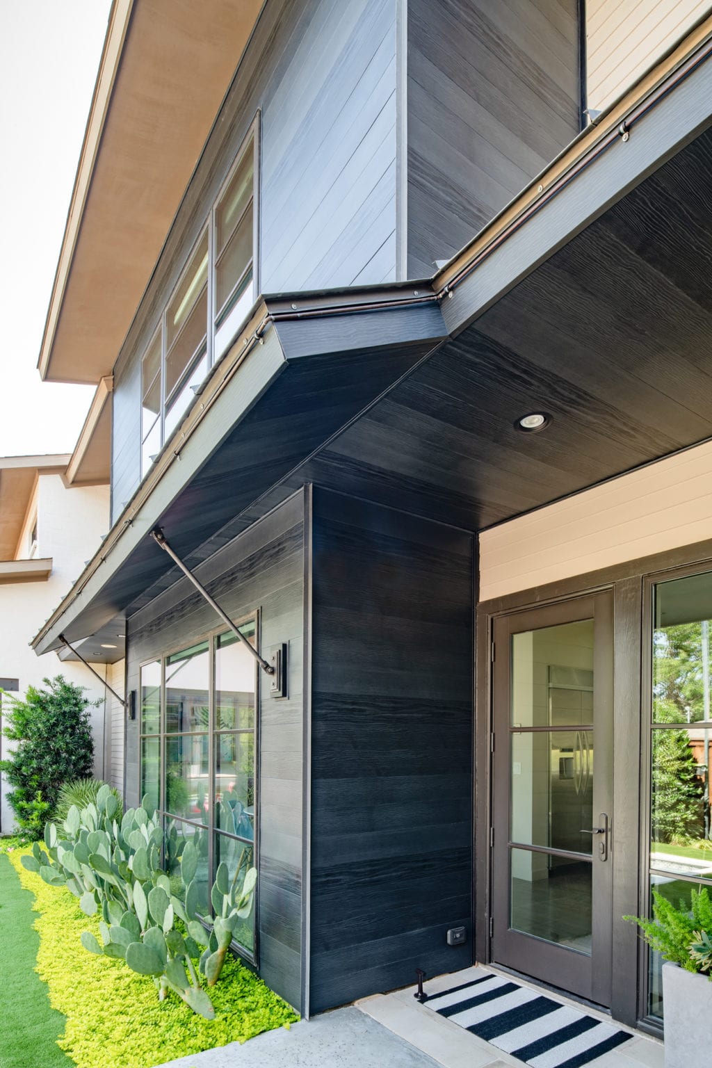Black Walnut Harrywood PLUS | MAC Metal Siding | I-XL