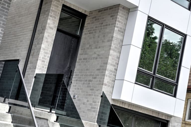 Polar Strata Brick Smooth | Shouldice Stone | I-XL